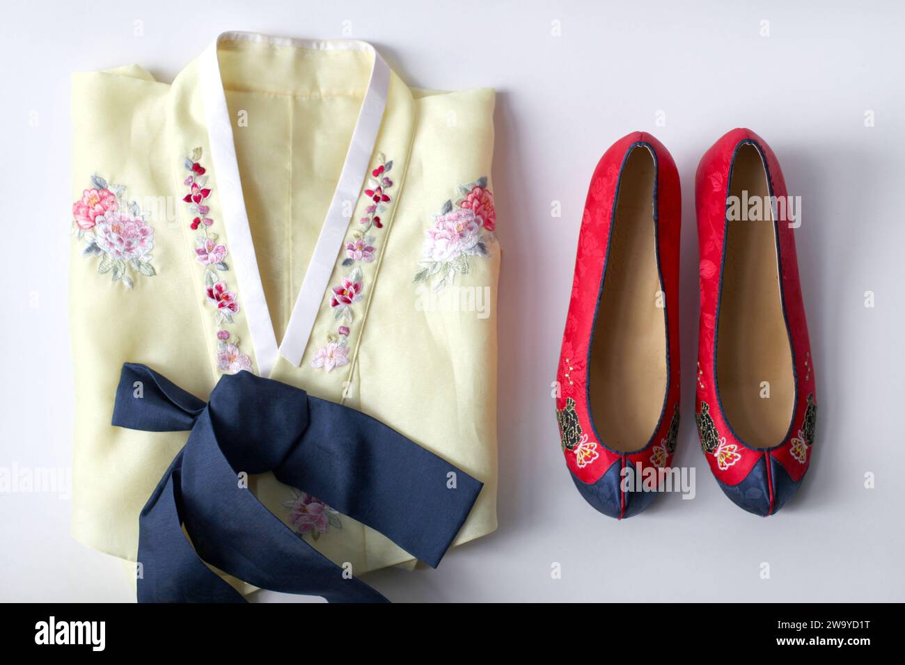 Hanbok homme et faemme Banque de photographies et d’images à haute ...