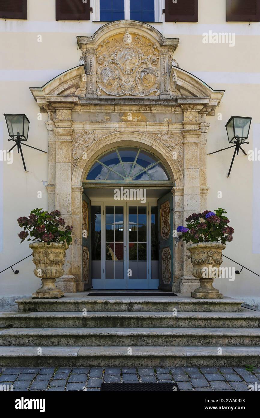 Château de Mochental, style Renaissance, portail d'entrée, porte, côté ...