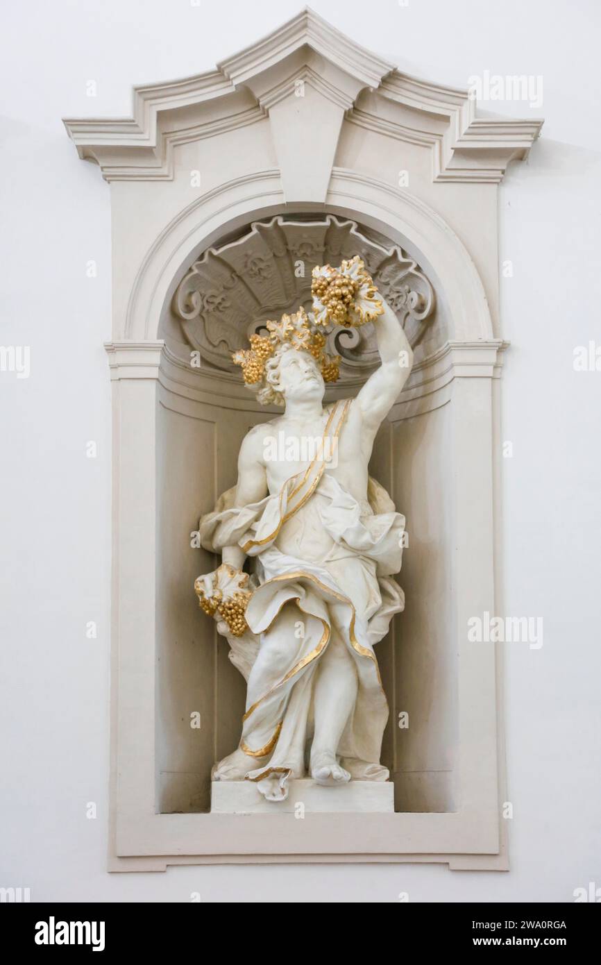 Kaiserstiege, le plus grand escalier baroque d'Autriche, statue de ...