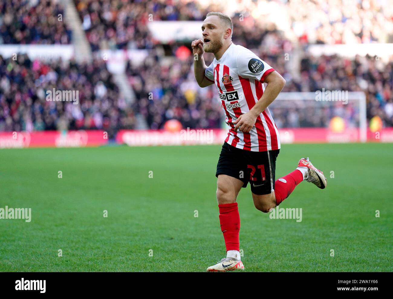 Alex Pritchard de Sunderland célèbre avoir marqué le premier but de ...
