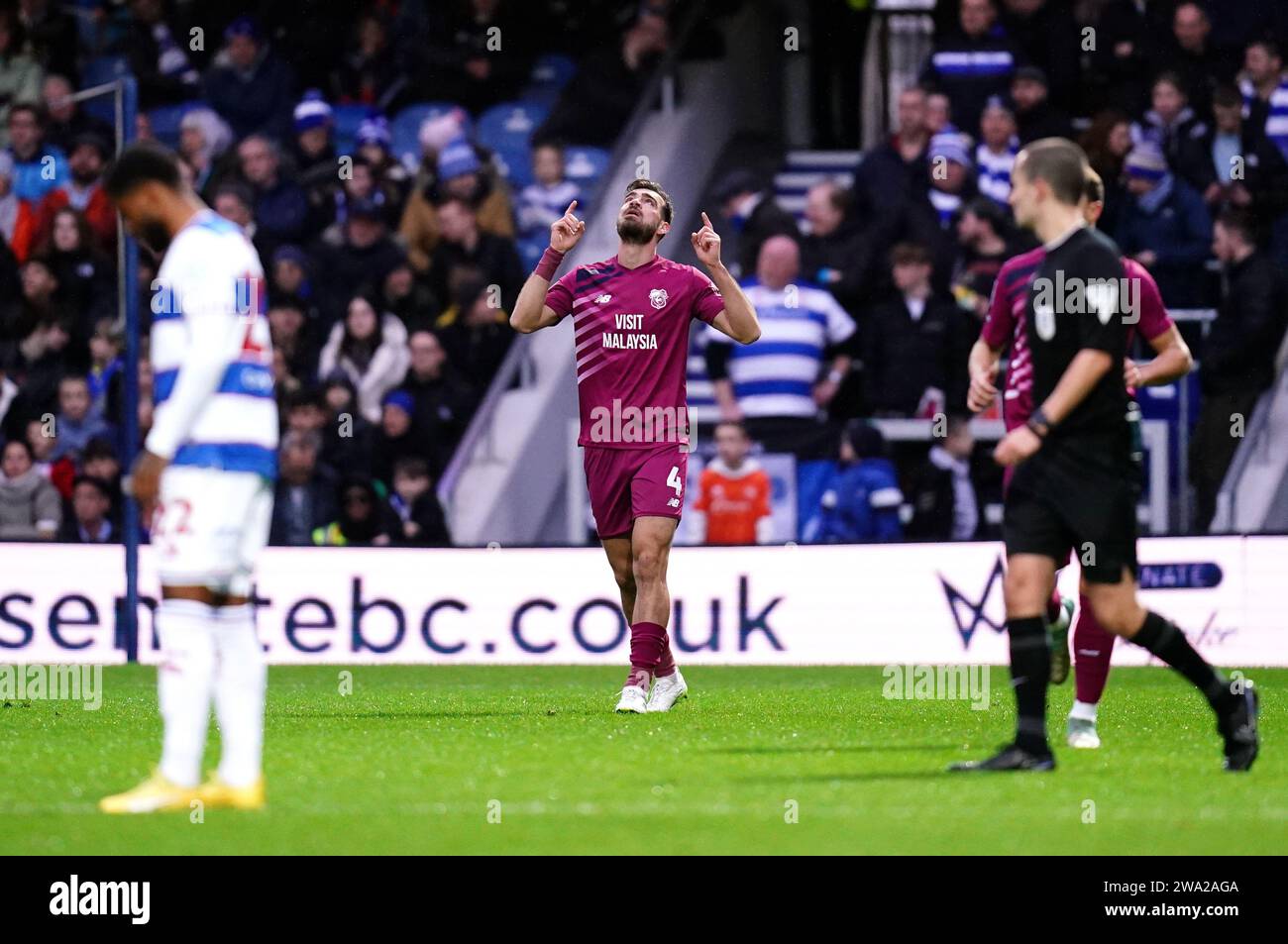 Dimitris Goutas, de Cardiff City, célèbre avoir marqué le premier but ...