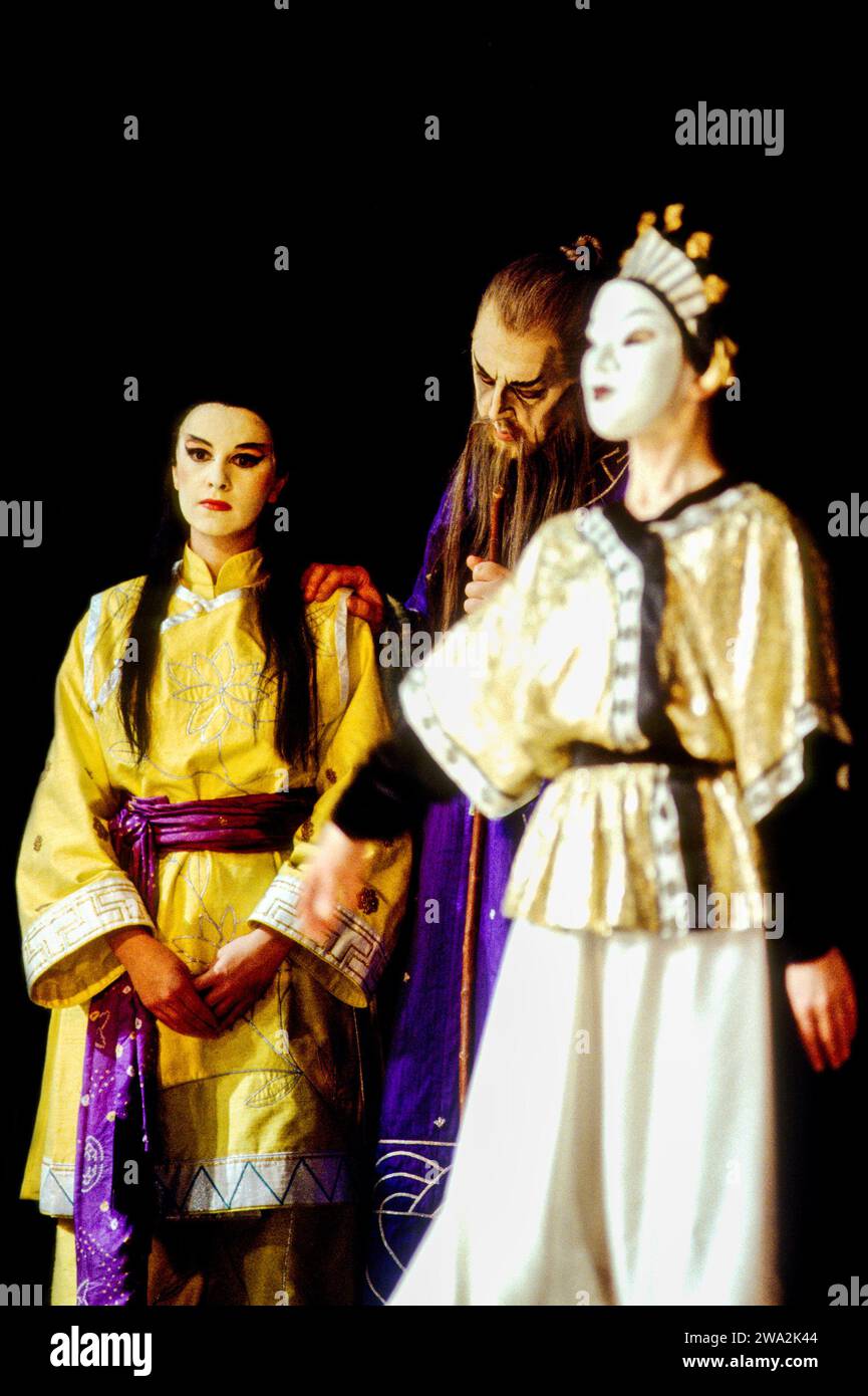 Angela Gheorghiu (Liu), Gwynne Howell (Timur) dans TURANDOT au Royal ...