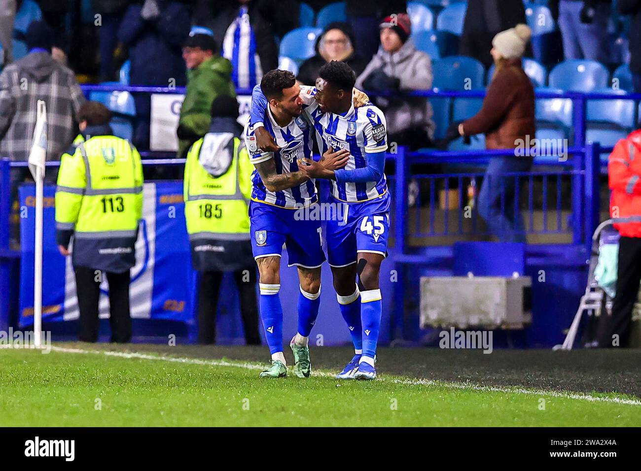 Marvin Johnson 18 de Sheffield Wednesday célèbre son but lors du Sky ...