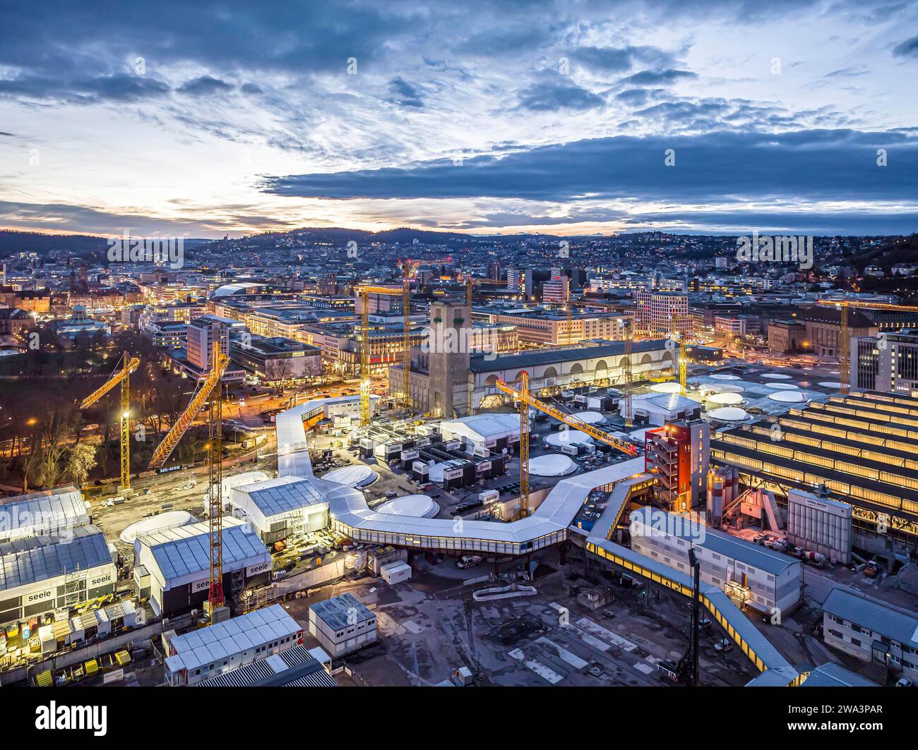 Gare centrale, chantier Stuttgart 21, centre-ville ci-dessus. La ...