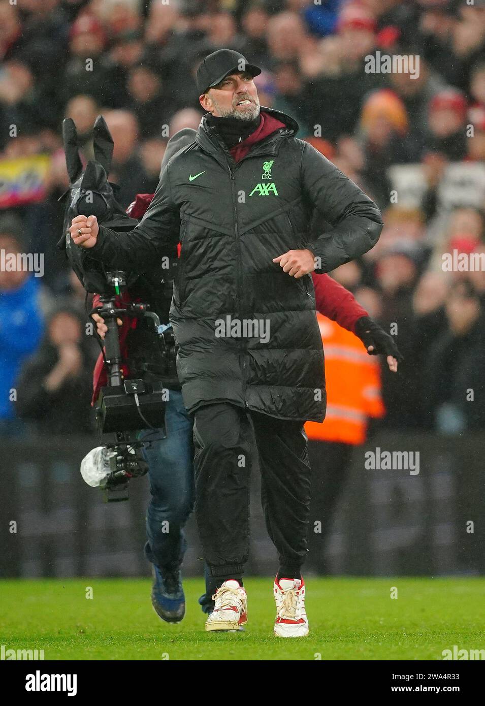 L'entraîneur de Liverpool Jurgen Klopp célèbre après le coup de sifflet ...