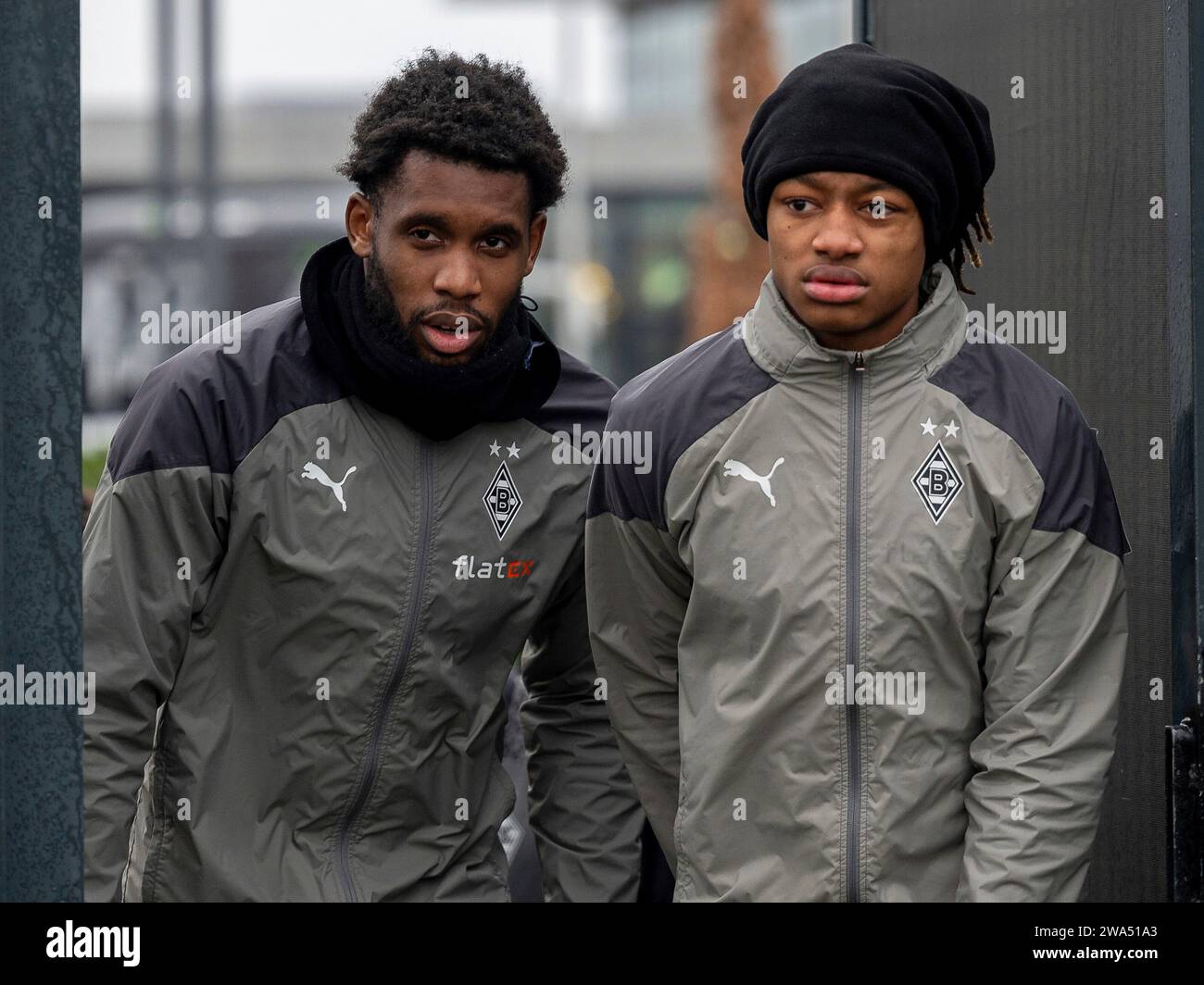 Jordan Siebatcheu (Borussia Moenchengladbach, #13) und Yvandro Borges ...