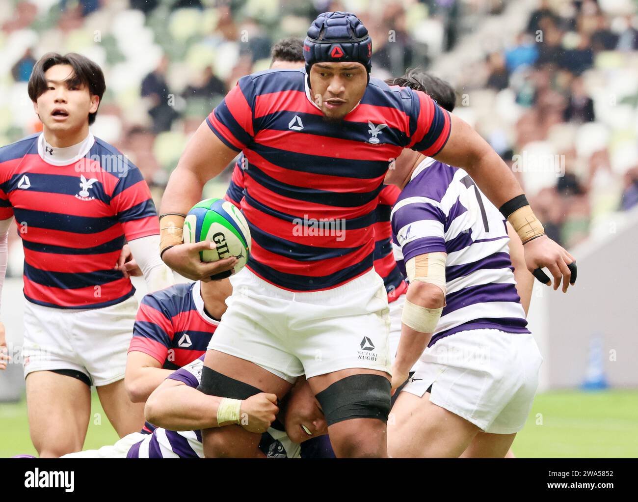 Tokyo, Japon. 2 janvier 2024. Solomone Funaki porte le ballon lors de ...