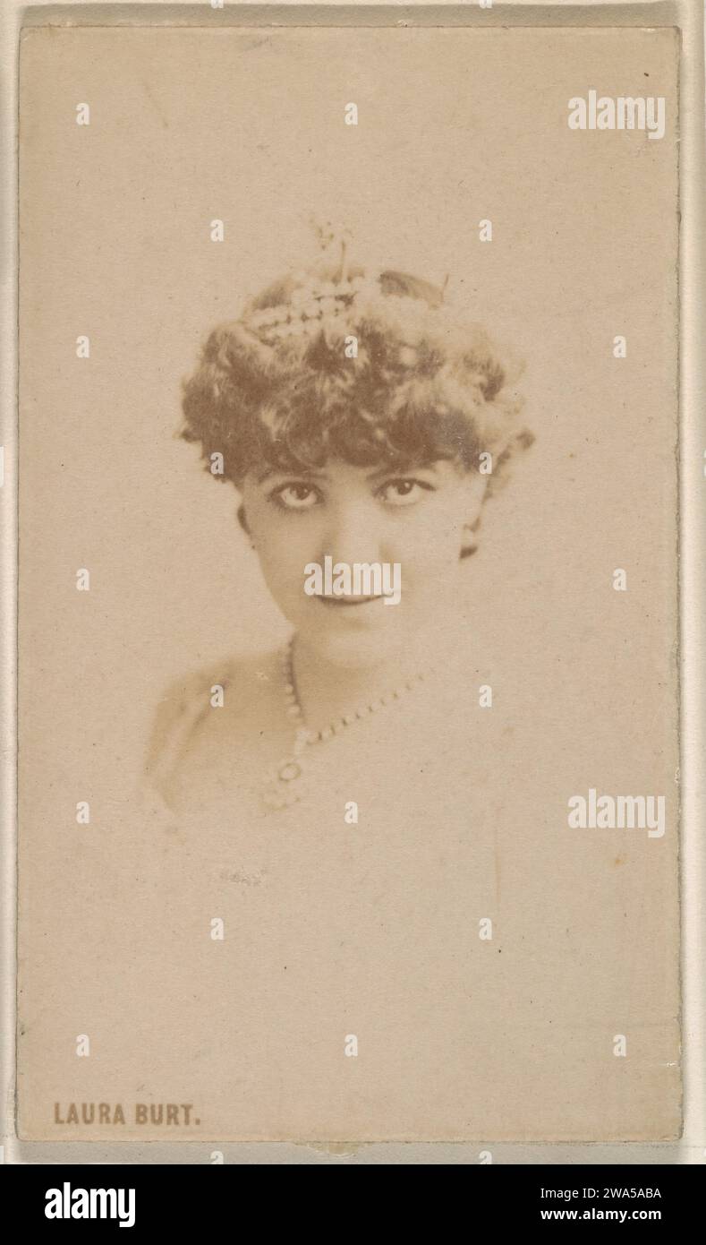 Laura Burt, de la série Actresses (N246), Type 1, publié par Kinney ...