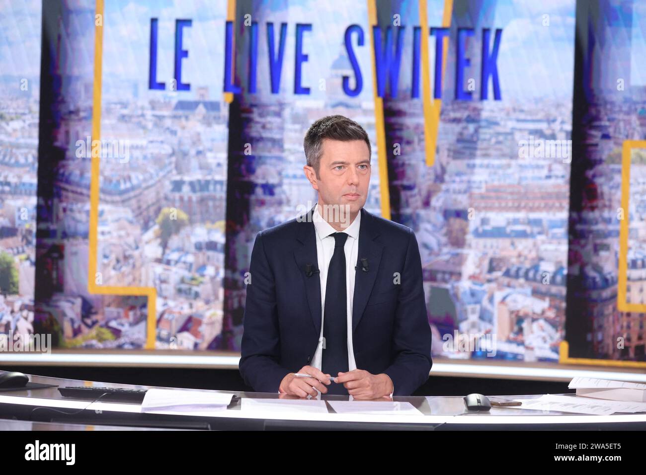 Le journaliste français Maxime Switek présente la nouvelle émission ...