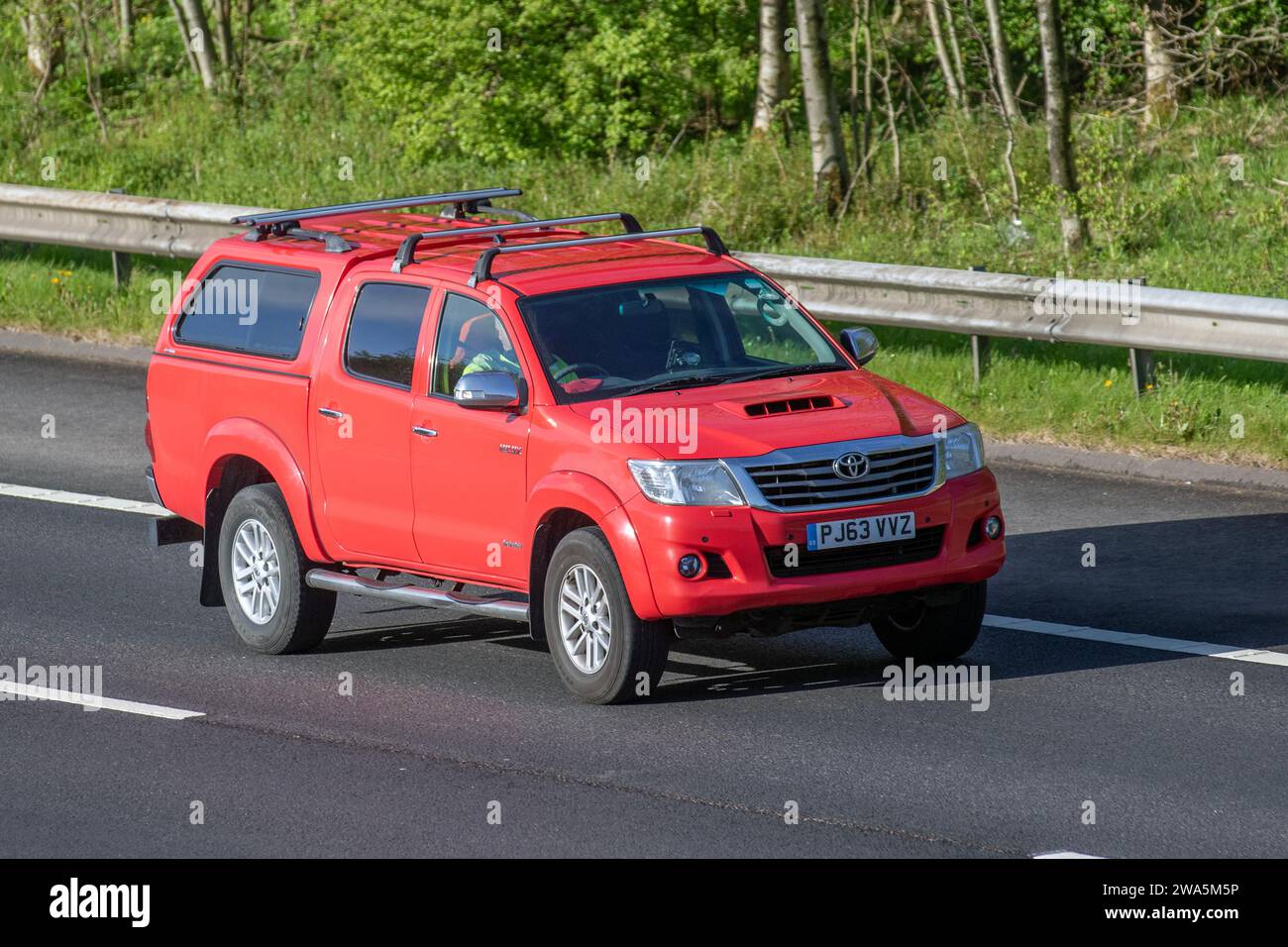 Toyota hilux 3 0 invincible 4x4 d 4d dcb Banque de photographies et d ...