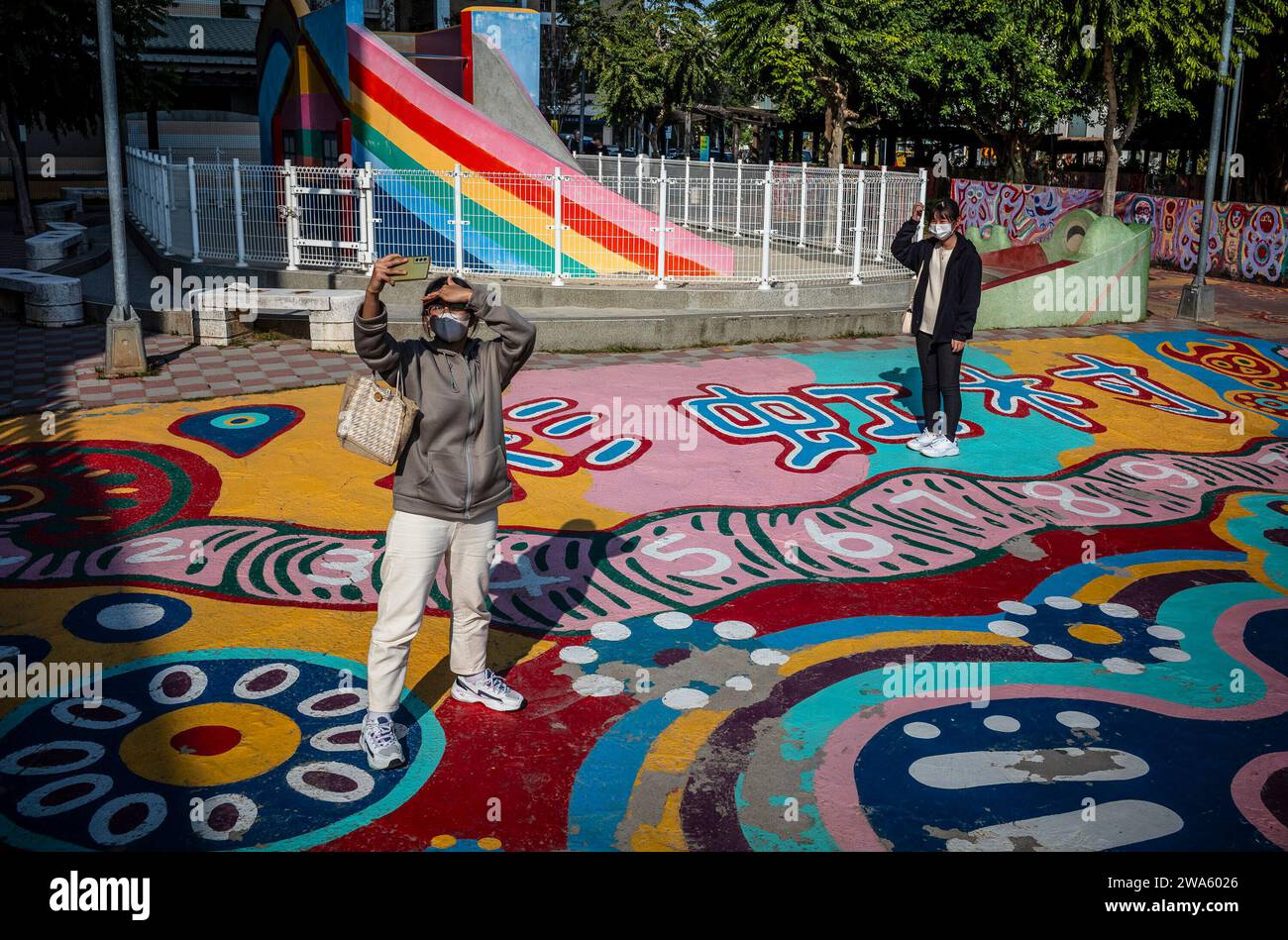 Taichung, Chine. 02 janvier 2024. Les gens interagissent avec le Street ...