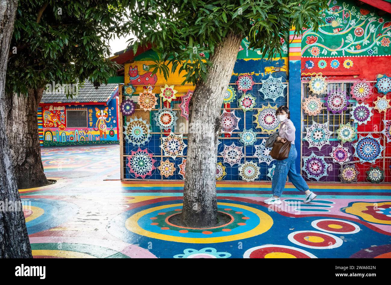 Taichung, Chine. 02 janvier 2024. Les gens interagissent avec le Street ...