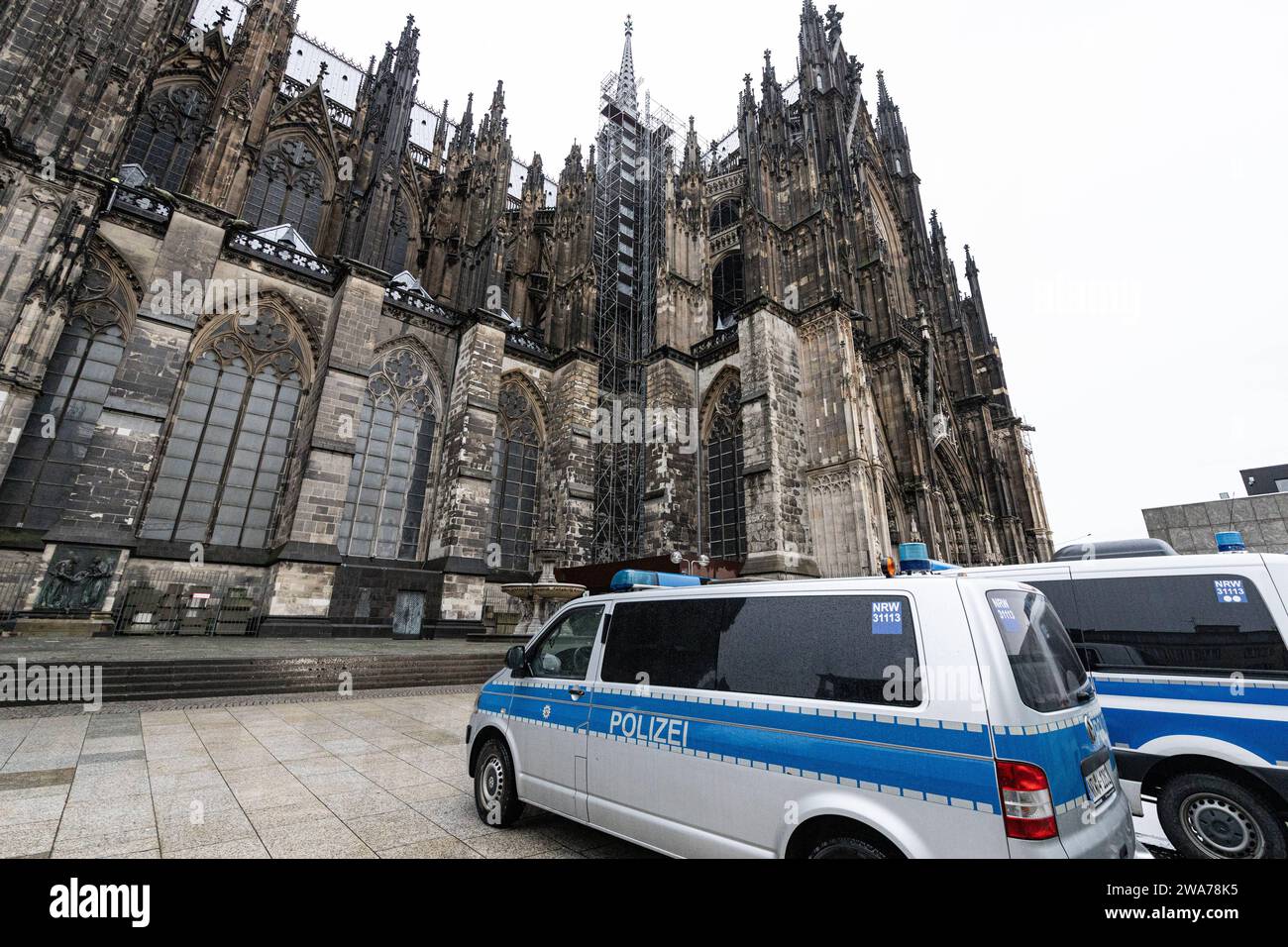 Die Kölner Polizei Hat auch im neuen Jahr die Sicherheitsmaßnahmen rund ...