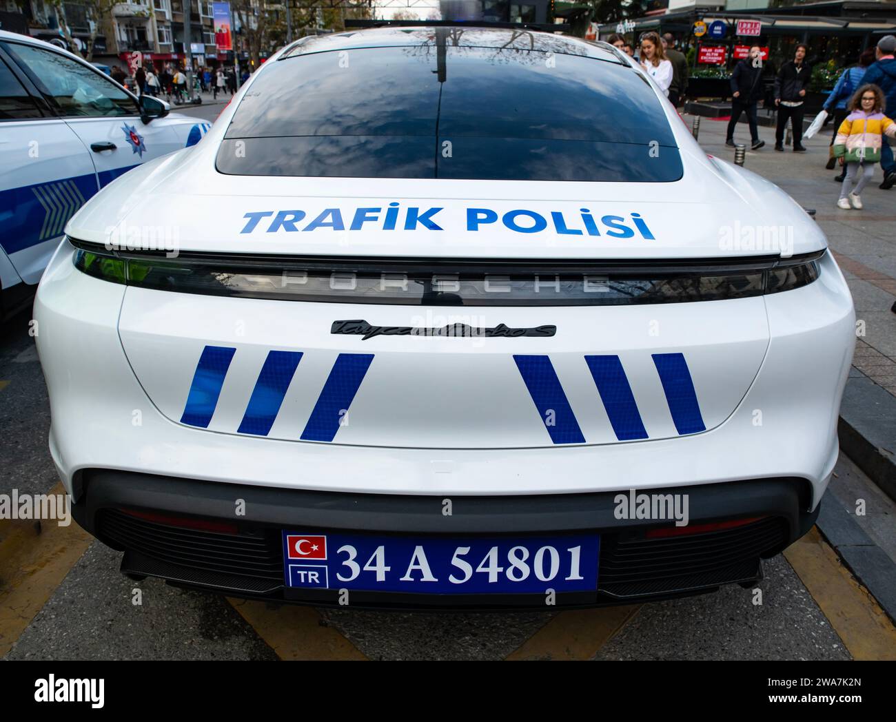01 01 2024 Bagdat rue Kadikoy Istanbul Porsche Taycan Turbo S et Audi ...