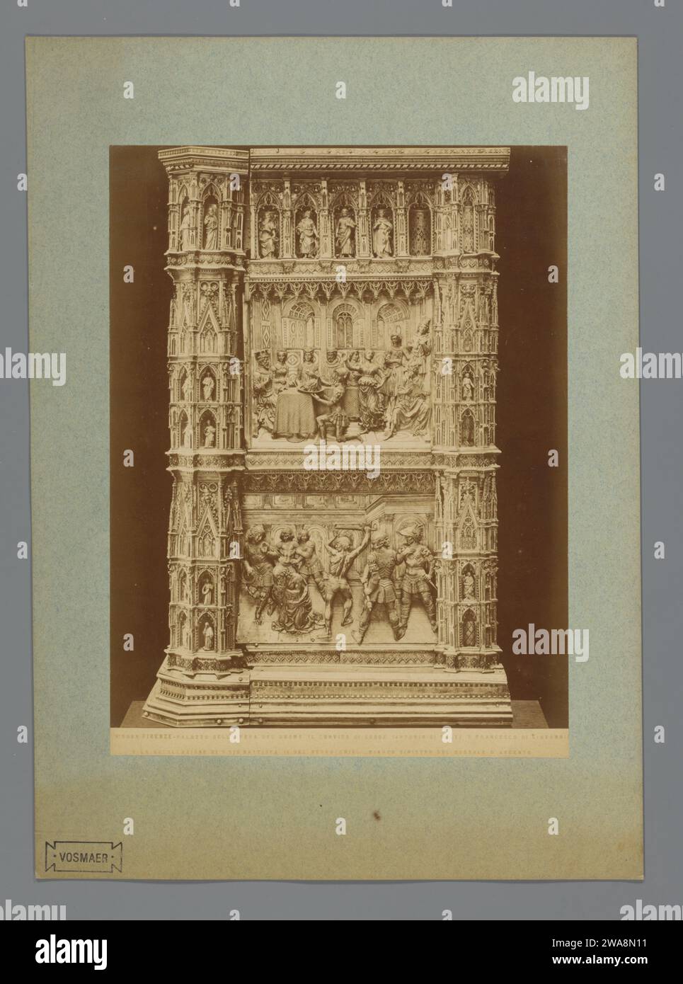 Relief sur l'autel d'argent dans le Pallazo dell'Opera del Duomo à ...