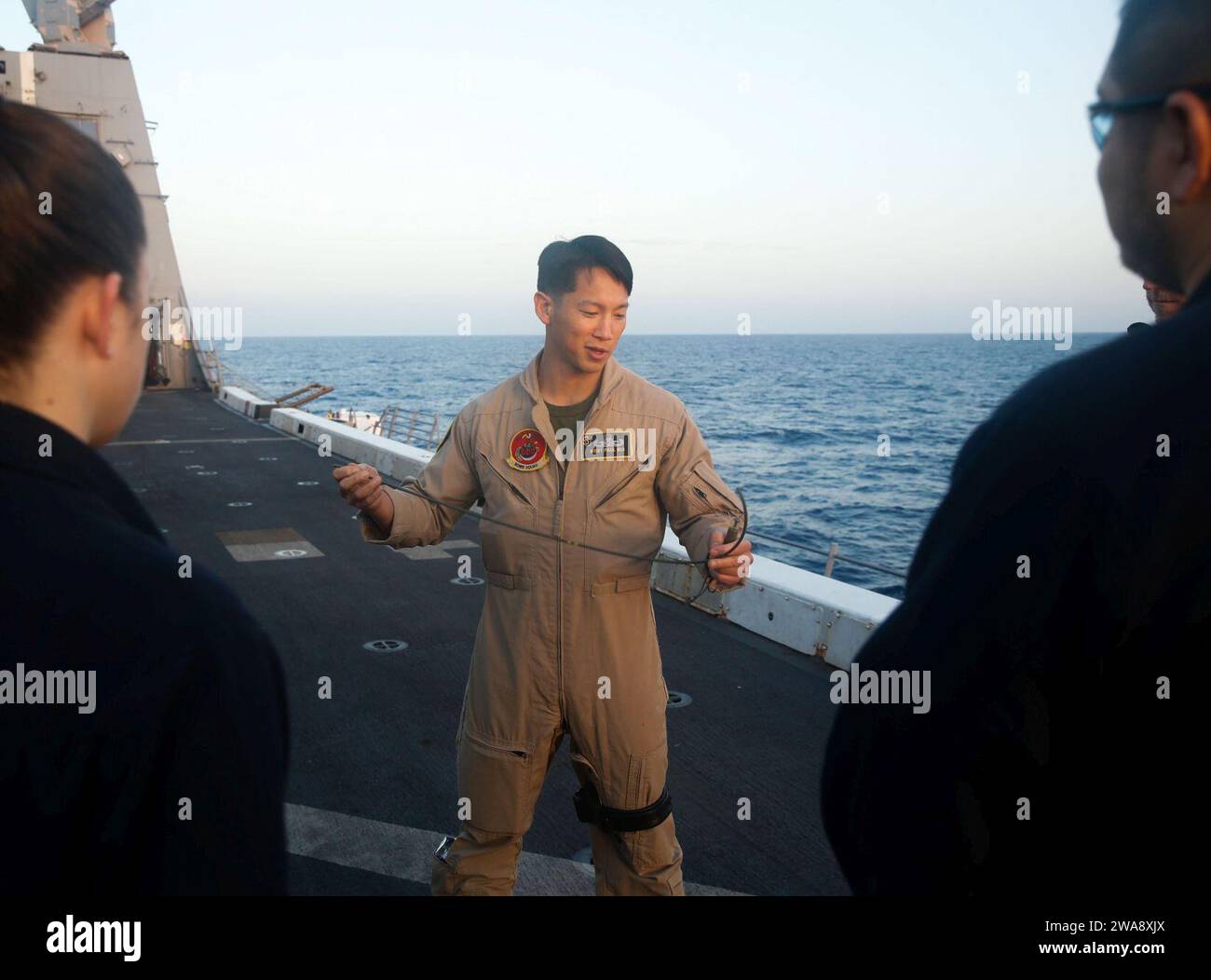 Forces militaires AMÉRICAINES. MER DU TERRAN (08 novembre 2017) – le ...