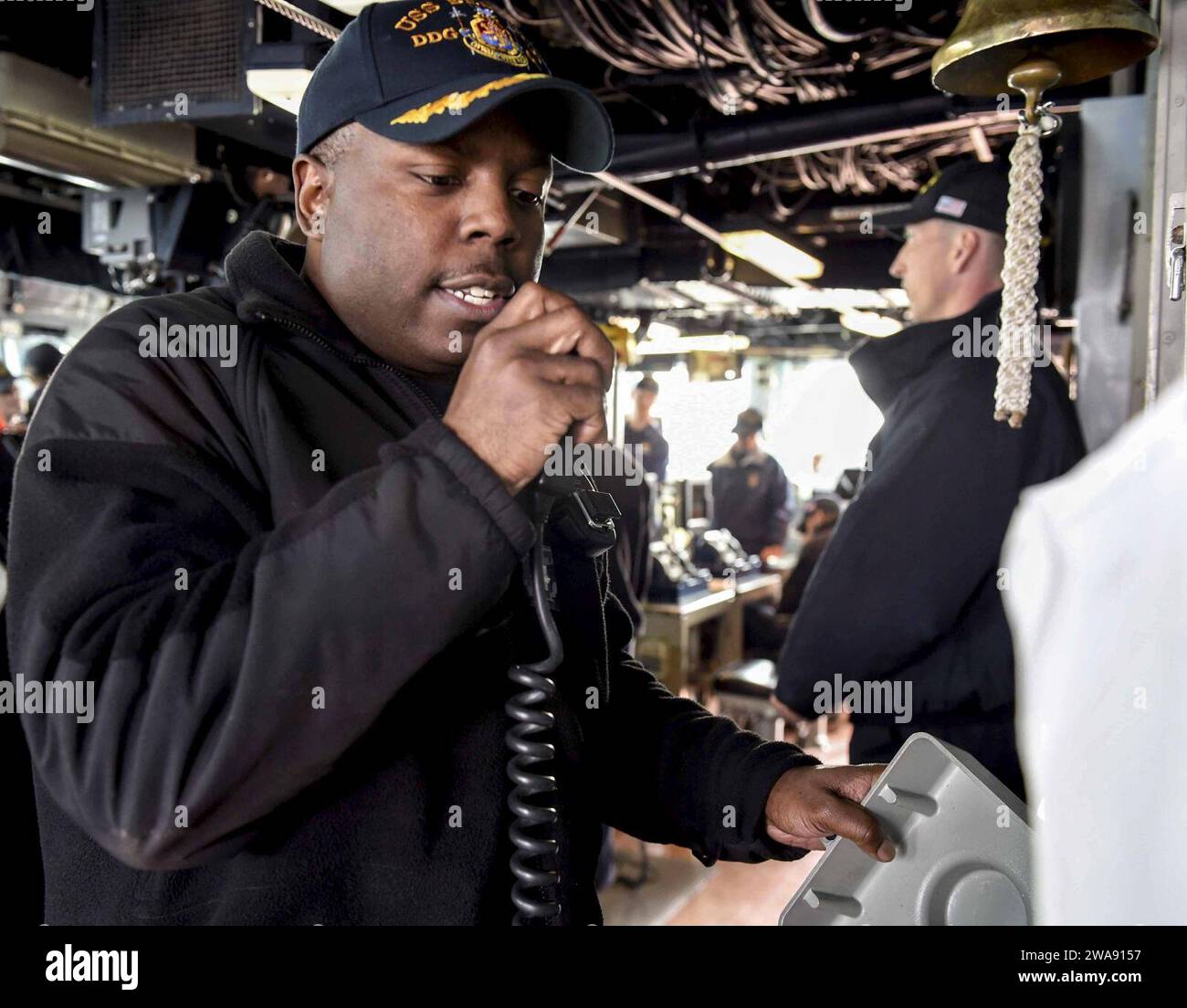 Forces militaires AMÉRICAINES. 180224RB168-355 YOKOSUKA, Japon (24 février 2018) Cmdt. Robert ...