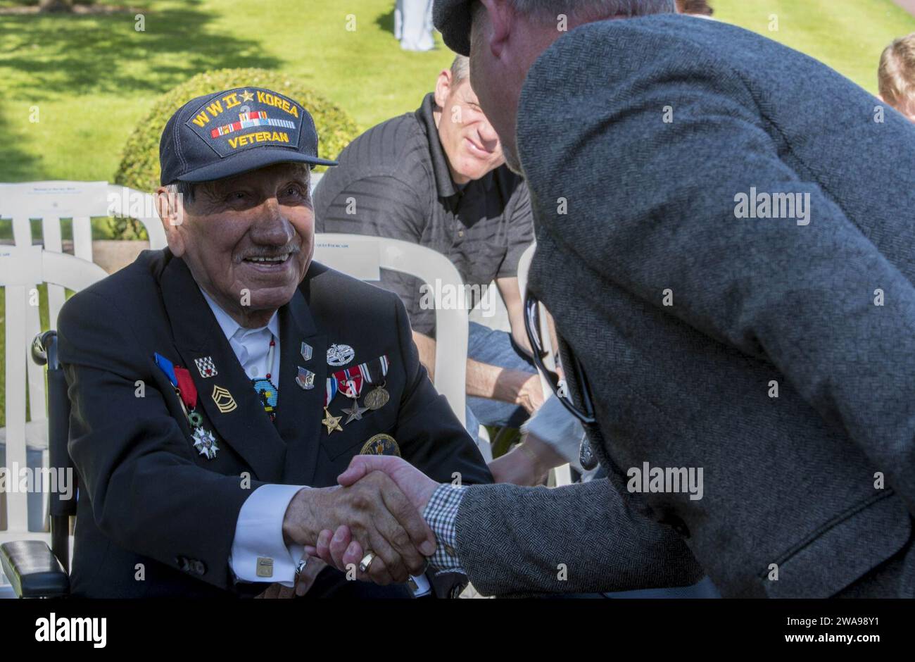 Forces militaires AMÉRICAINES. NORMANDIE, France (27 mai 2018) le vétéran de la Seconde Guerre ...