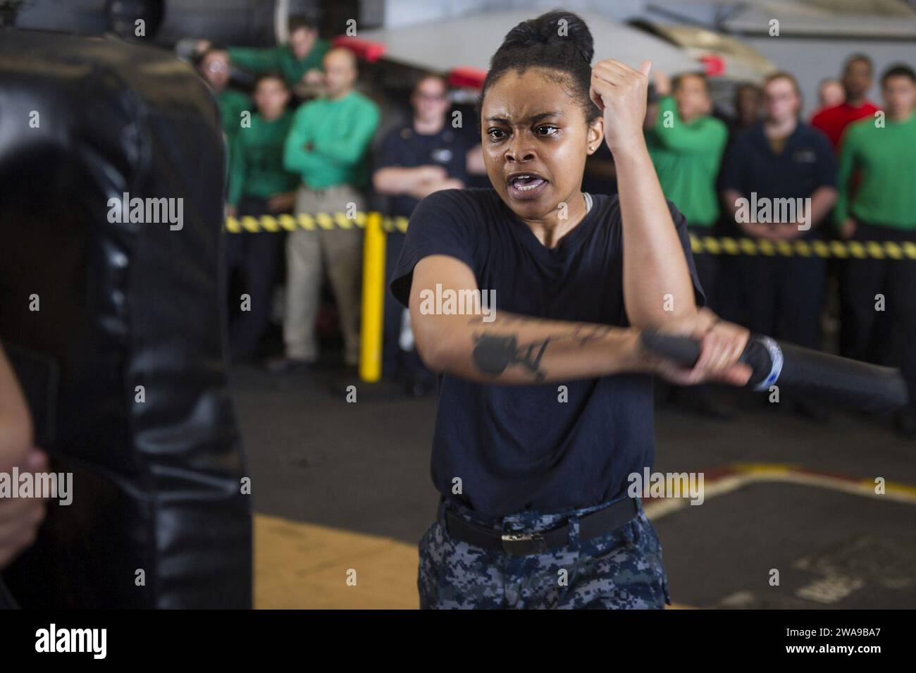 Forces militaires AMÉRICAINES. 180609UJ486-0633 MER MÉDITERRANÉE (juin ...