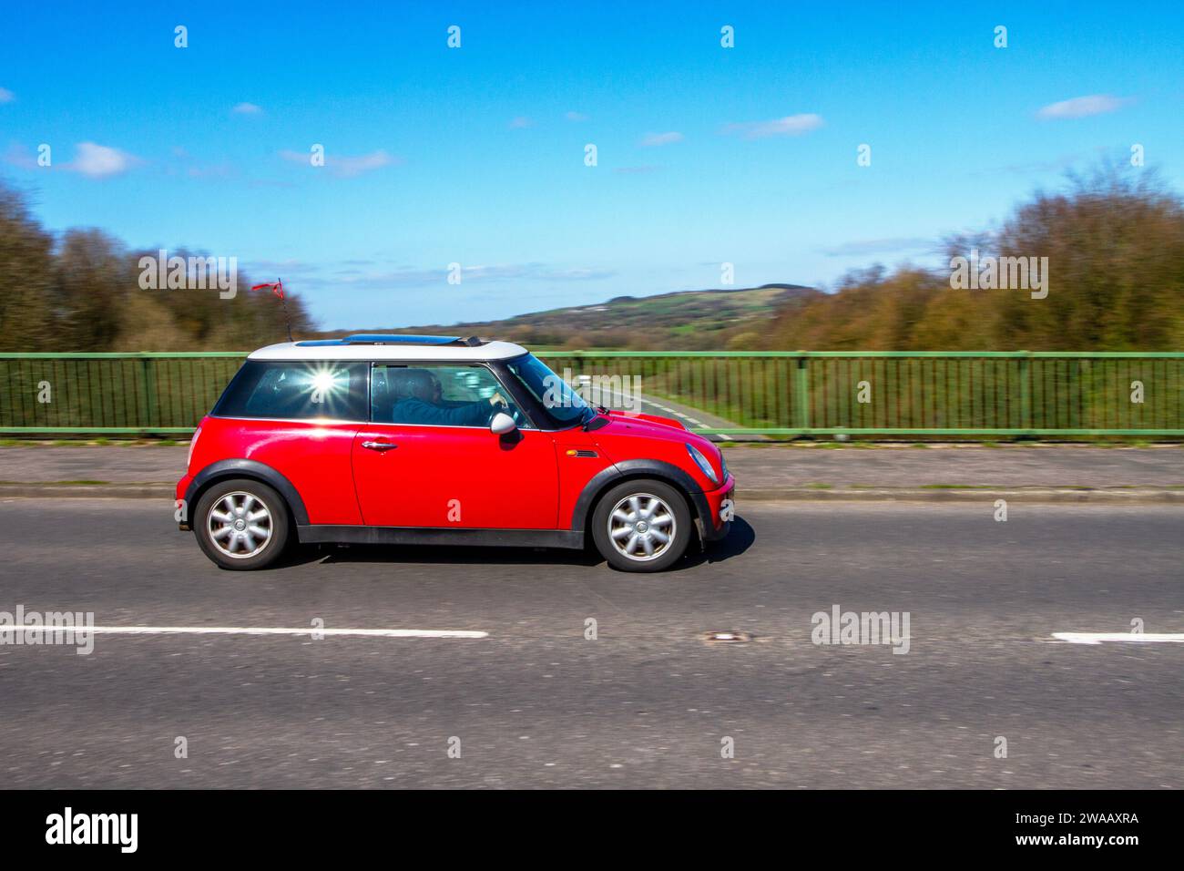 Mini cooper rouge Banque de photographies et d’images à haute ...