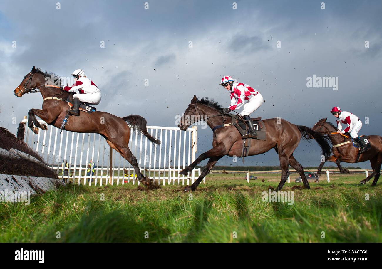 Action depuis l'hippodrome de Larkhill, Wiltshire, Royaume-Uni, alors ...