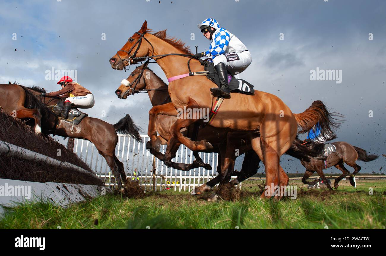 Action depuis l'hippodrome de Larkhill, Wiltshire, Royaume-Uni, alors ...