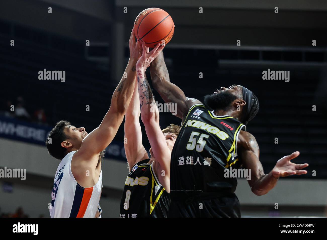 Pasig City, Philippines. 3 janvier 2024. Kenneth Manigault Jr (R) et ...