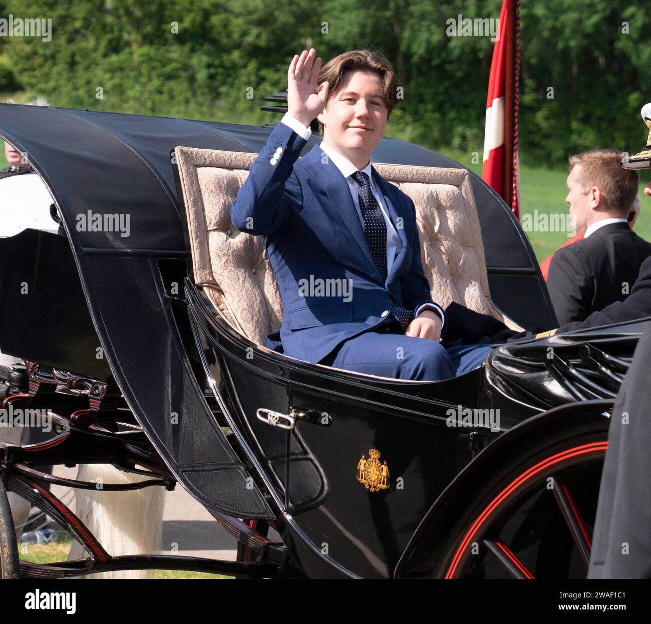 Photo - le prince Christian traverse l'ancienne frontière pour se ...