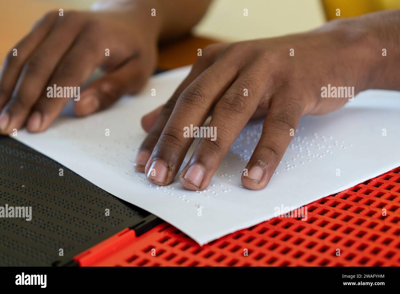 4 janvier 2024 : les élèves malvoyants lisent en braille au lycée pour ...