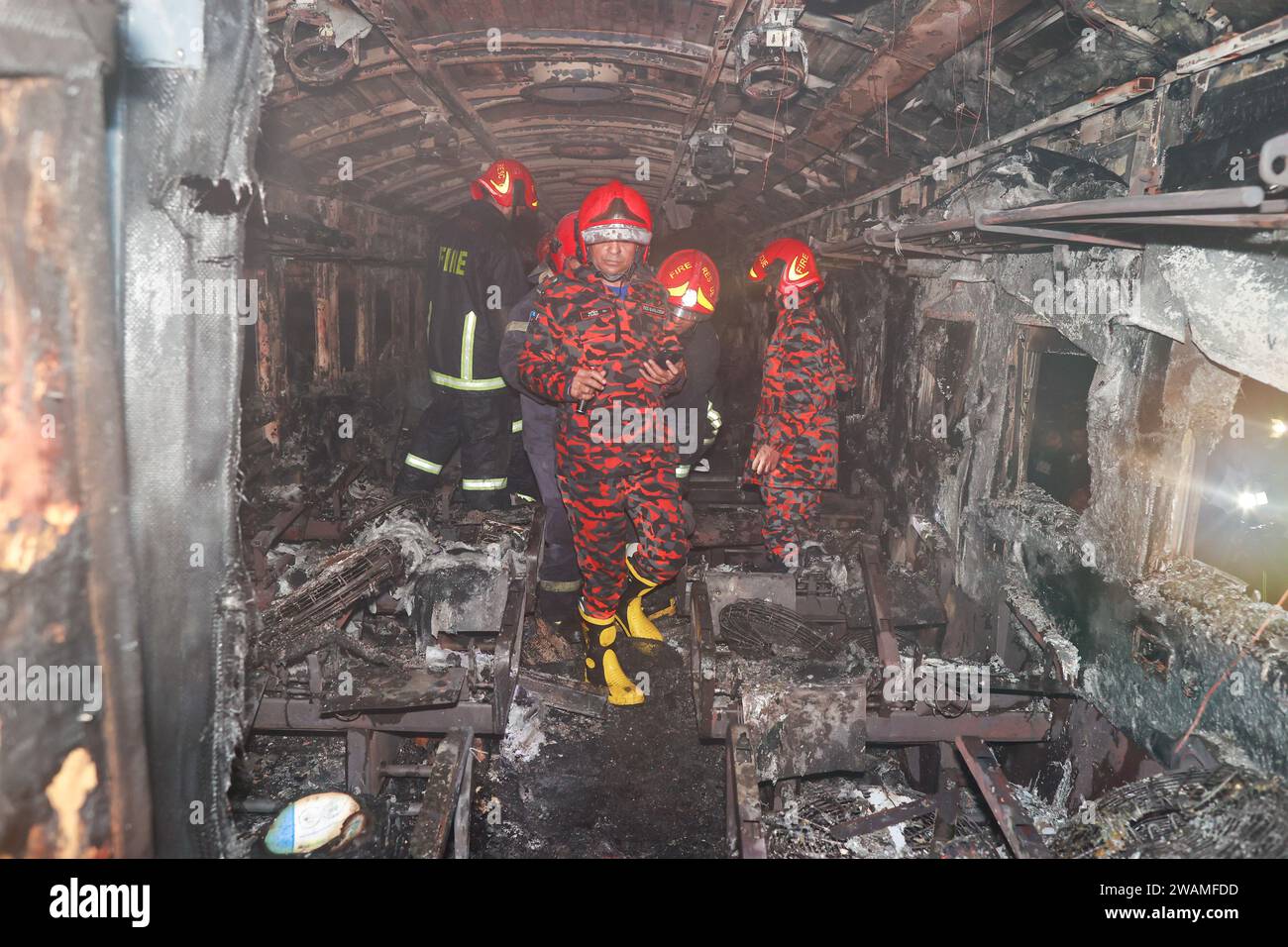 Dhaka, Bangladesh. 5 janvier 2024. Au moins quatre personnes sont ...