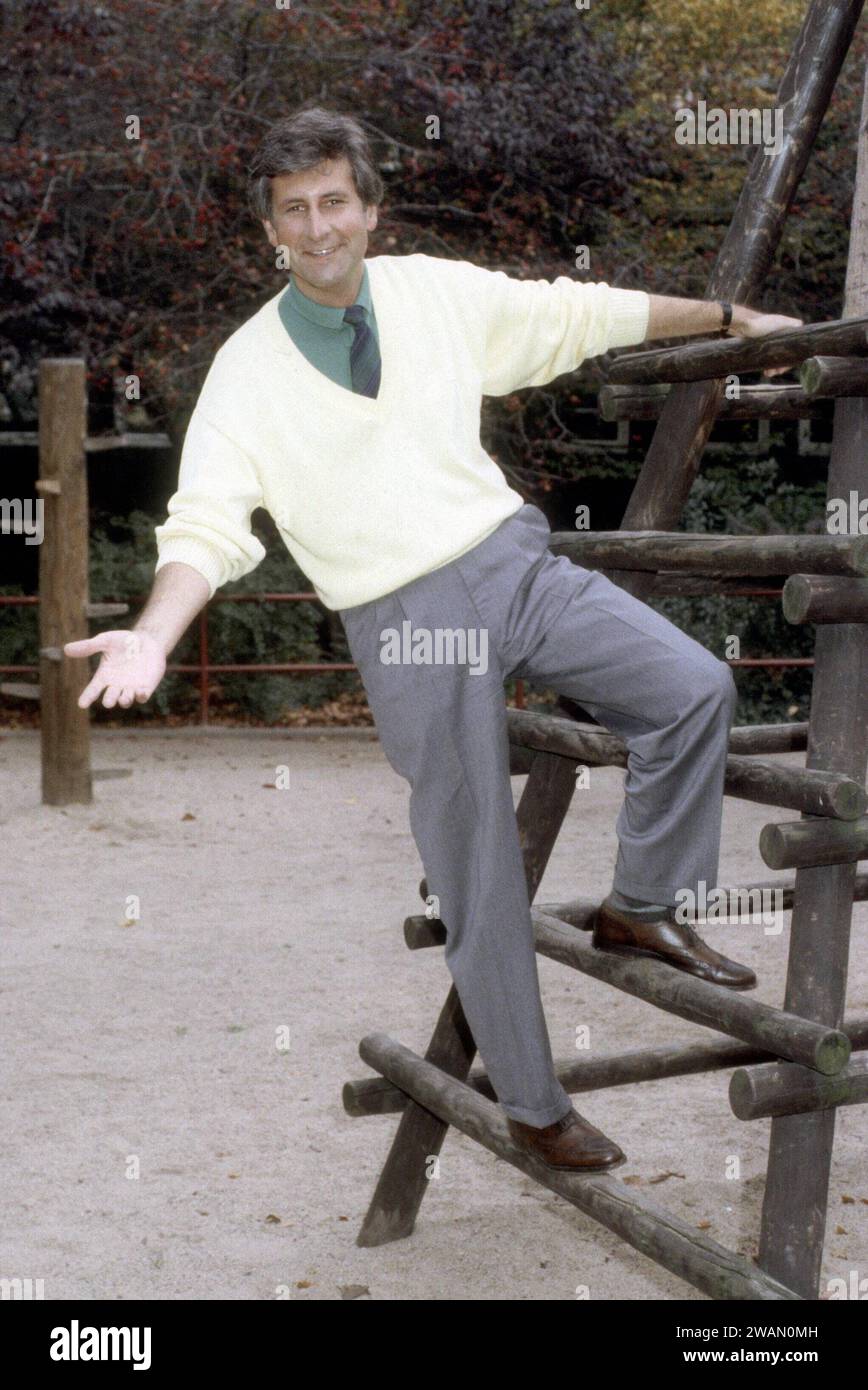 Enrico de Paruta TV-modérateur 10/86 scha Enrico de Paruta im Oktober ...