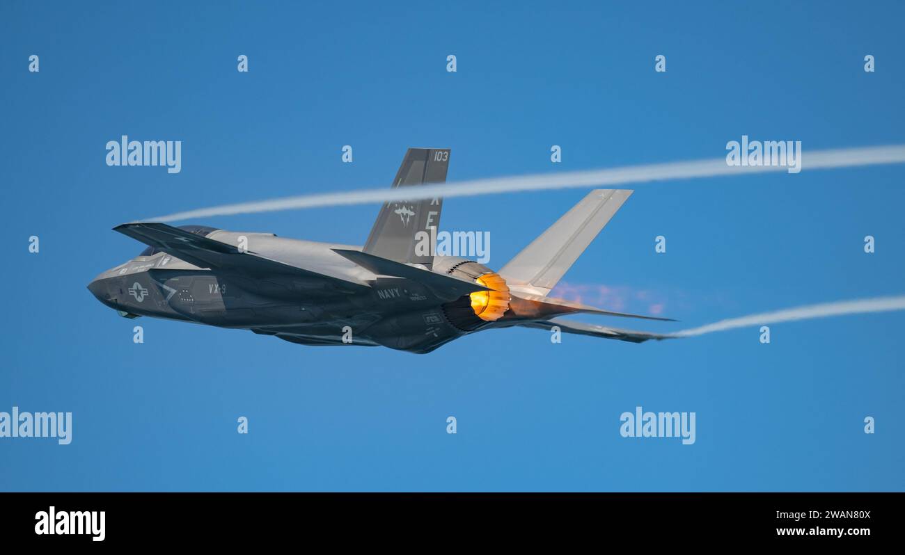 Un F-35C de l’escadron de test et d’évaluation aérien Nine (VX-9) de l ...