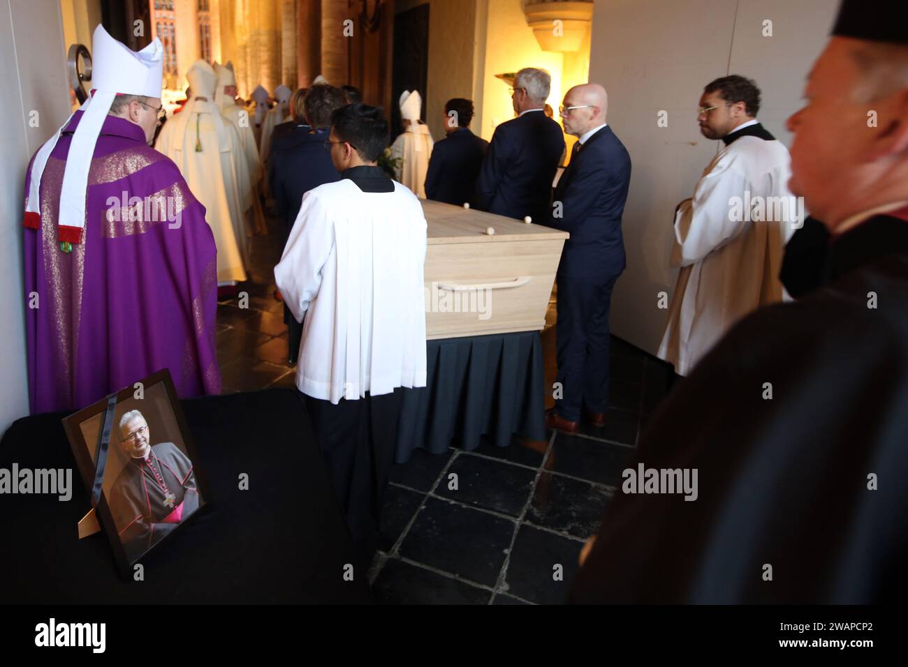 ROERMOND - la procession vers St. La cathédrale de Christopher, pour ...