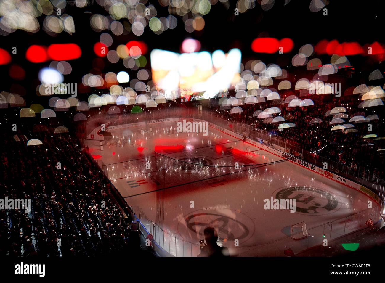 COLOGNE, ALLEMAGNE - 5 JANVIER 2024 : match de hockey de Penny DEL ...