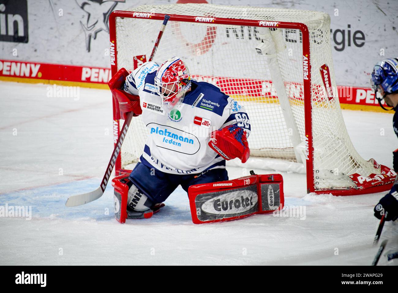 COLOGNE, ALLEMAGNE - 2 JANVIER 2024 : match de hockey de Penny DEL ...