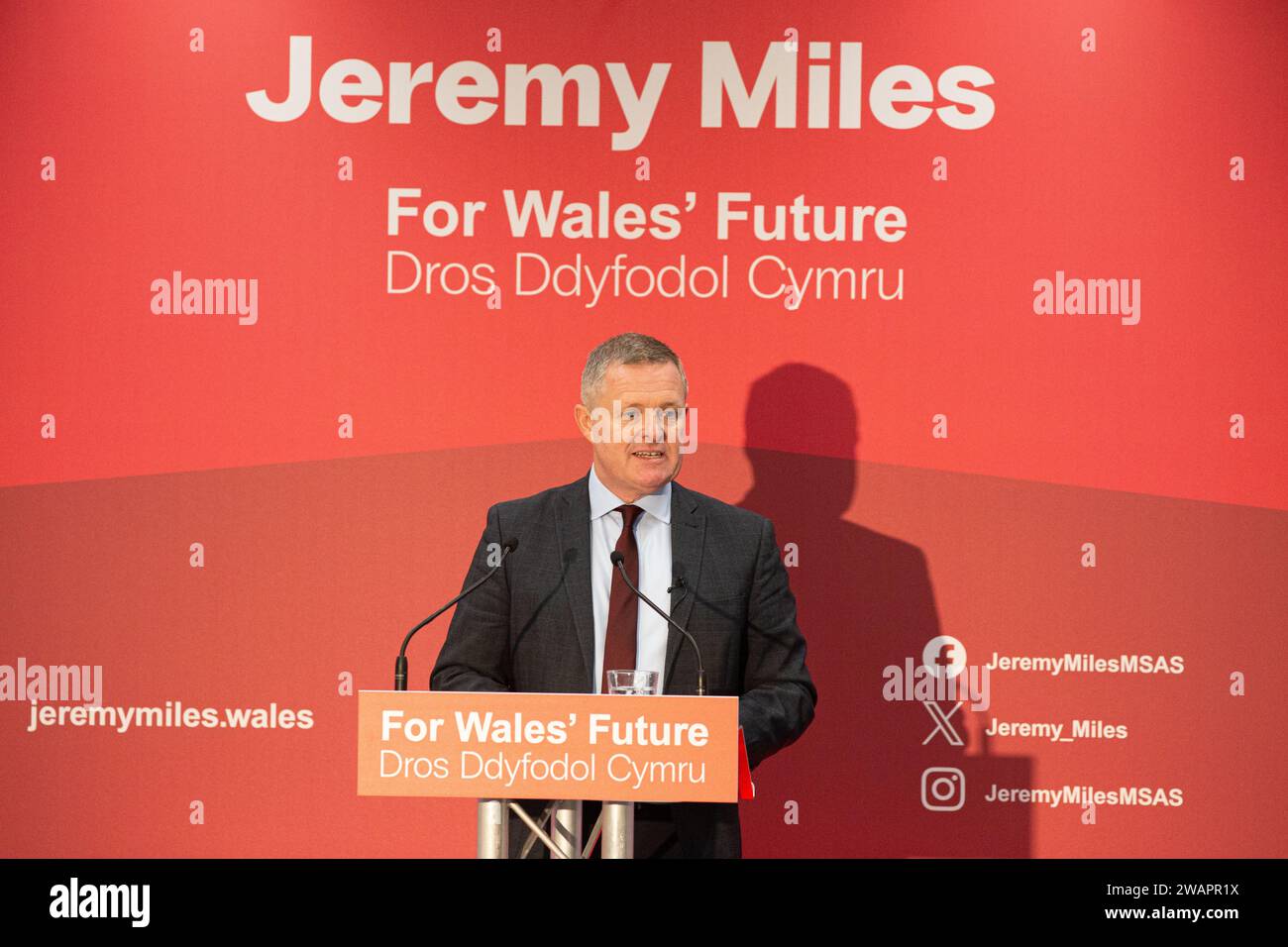 Lancement de la campagne de Jeremy Miles pour devenir le prochain chef ...