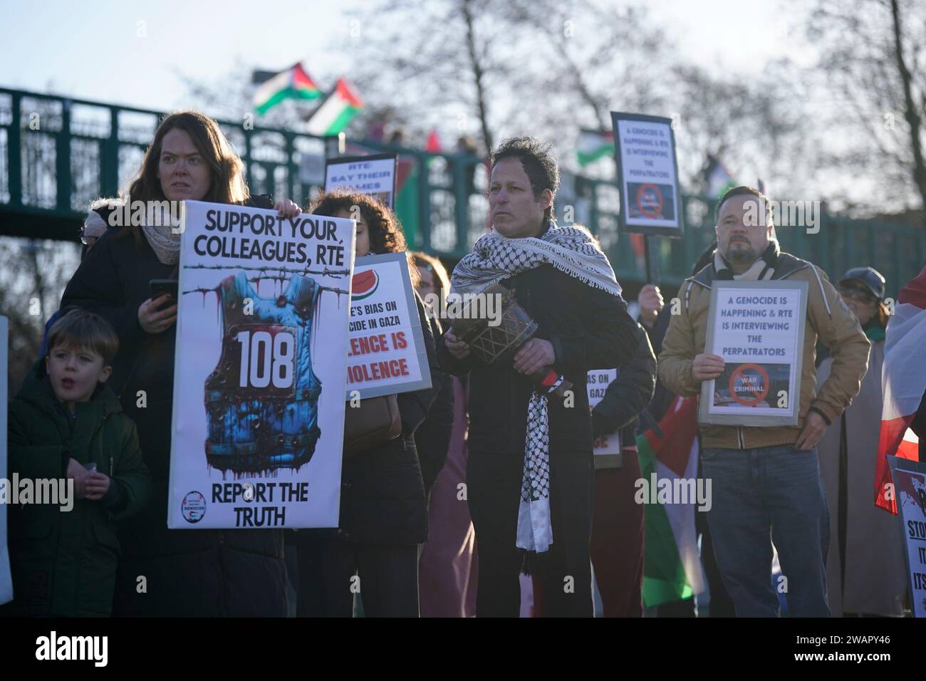 Mother's Against Genocide proteste contre le reportage de RTE sur le ...
