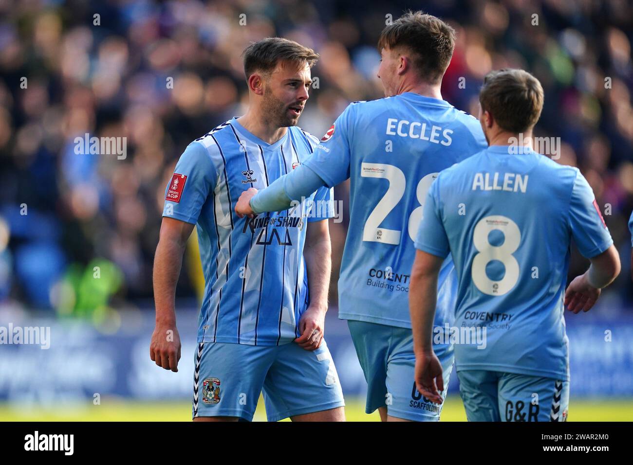 Matthew Godden de Coventry City (à gauche) célèbre avoir marqué le ...