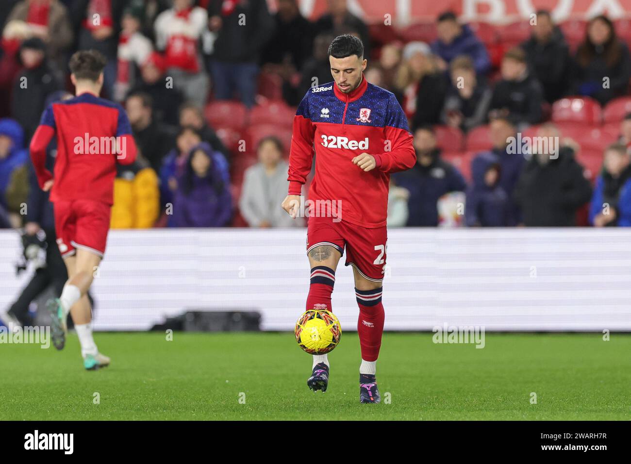 Sam Greenwood de Middlesbrough lors de l'échauffement d'avant-match ...
