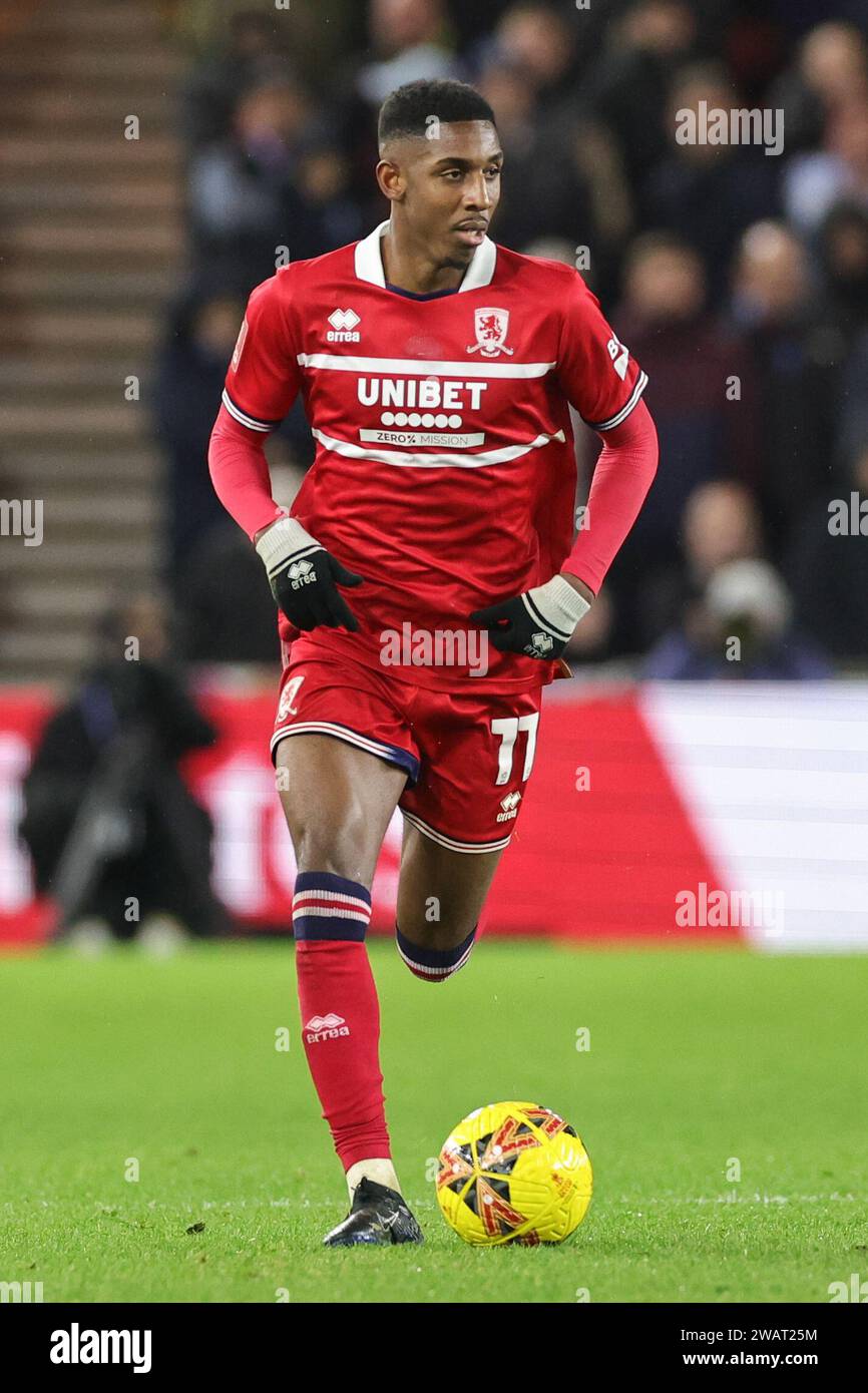 Isaiah Jones de Middlesbrough en action lors du match du troisième tour ...