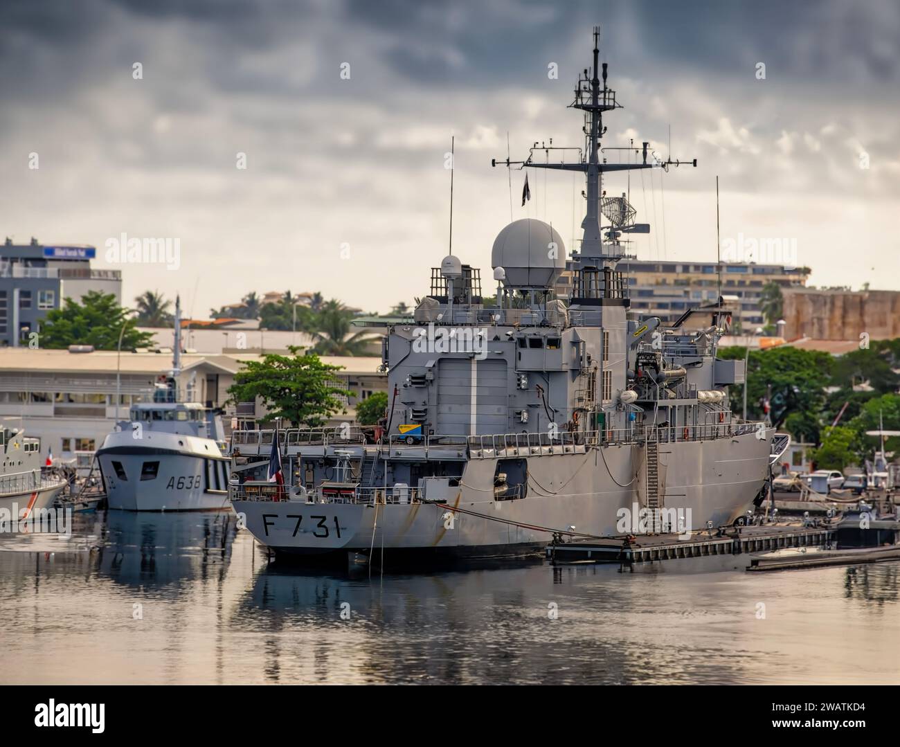 French naval vessel Banque de photographies et d’images à haute ...