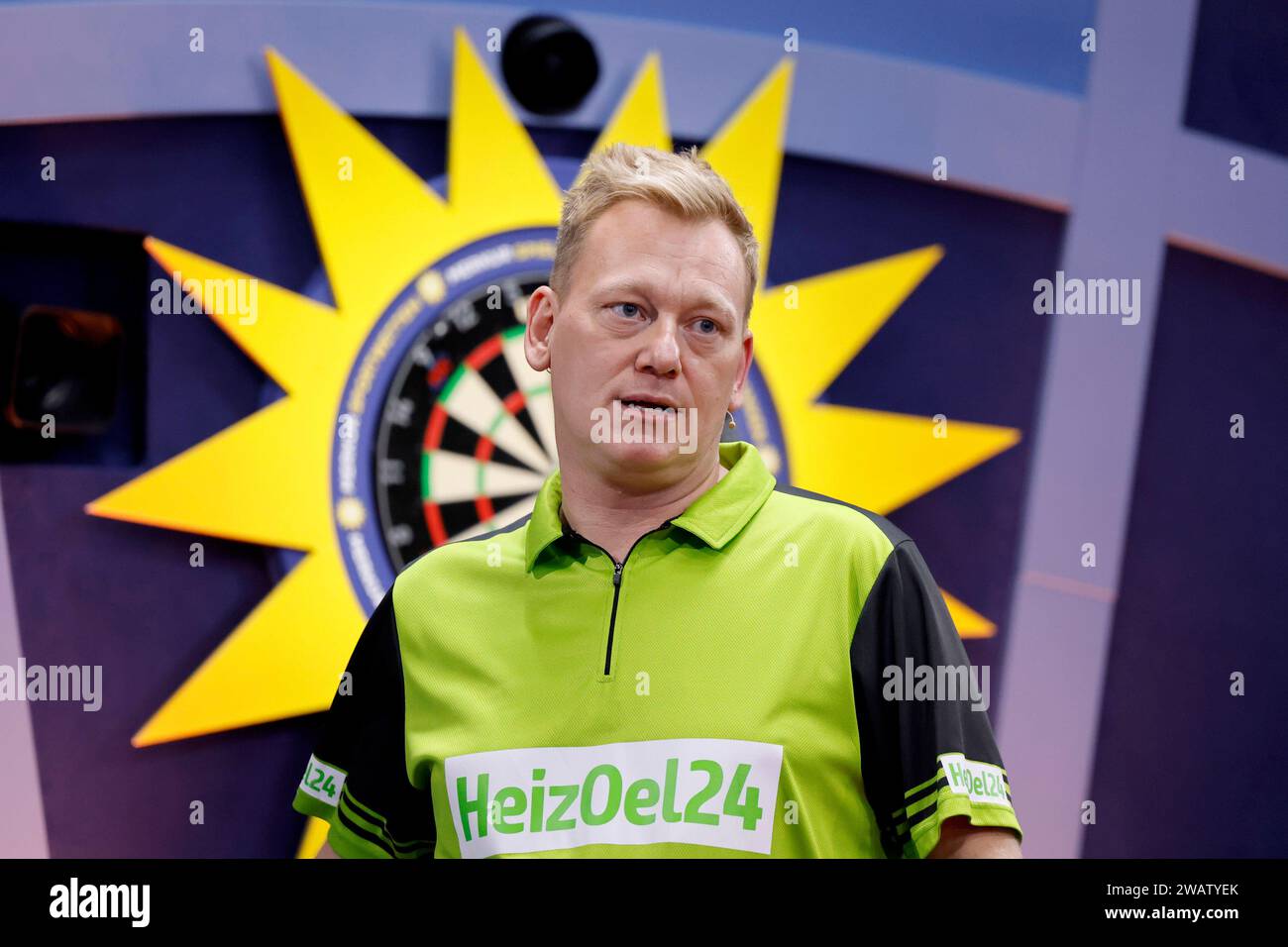 Artiste Jens Knossalla / Knossi BEI der Pro7 Promi Darts WM 2024 ...