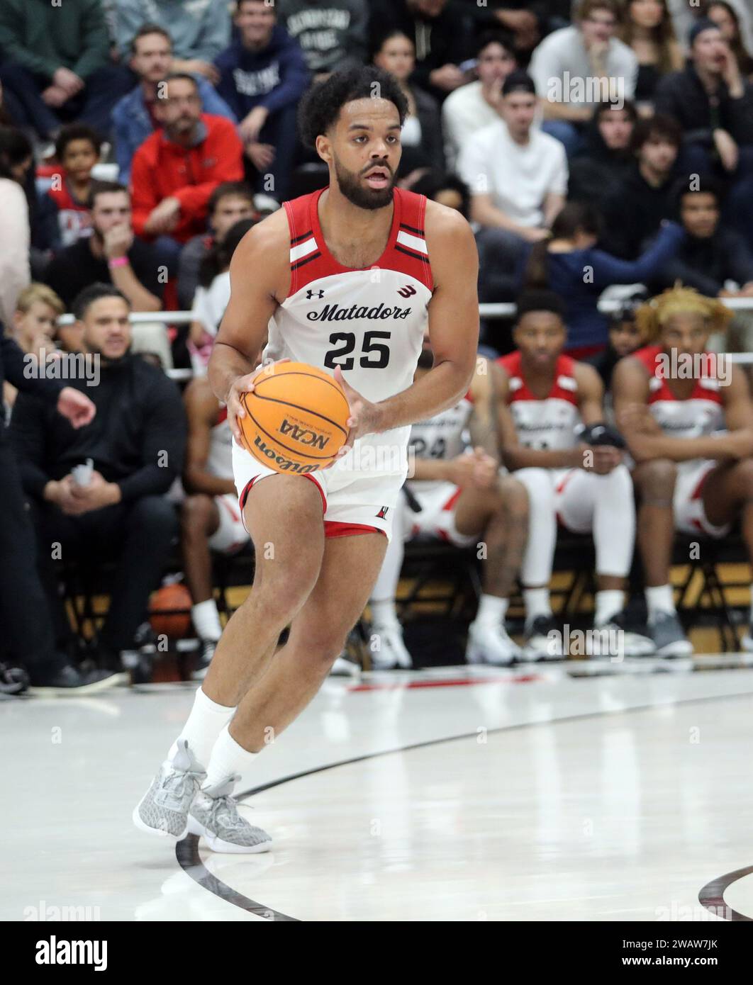 6 janvier 2024 - l'attaquant de'Sean Allen-Eikens de Northridge ...