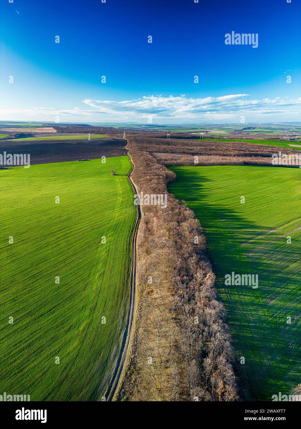 Vue drone sur Erkesia, ancienne banque de défense des frontières dans ...