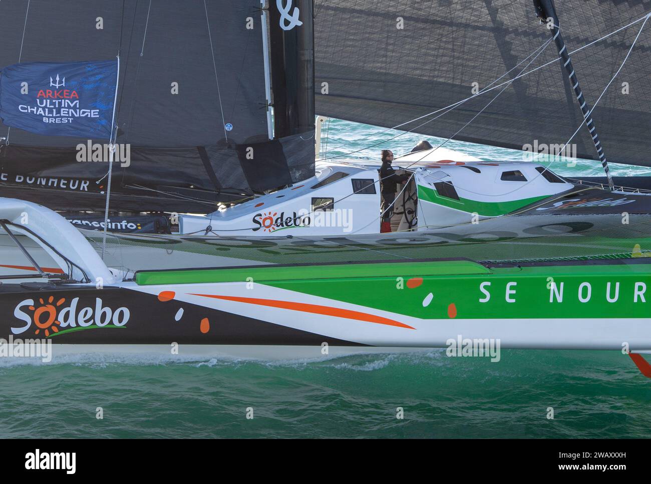 Maxi trimarans Banque de photographies et d’images à haute résolution ...