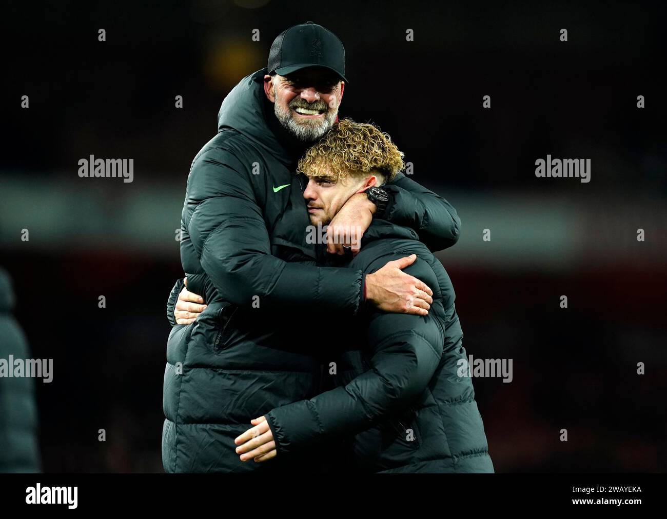 Jurgen Klopp, entraîneur de Liverpool, célèbre avec Harvey Elliott ...