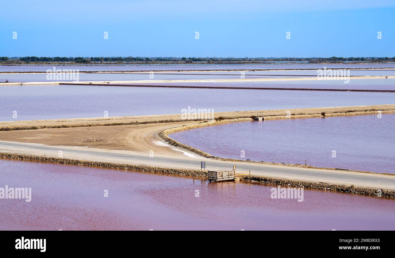Salins du midi Banque de photographies et d’images à haute résolution ...