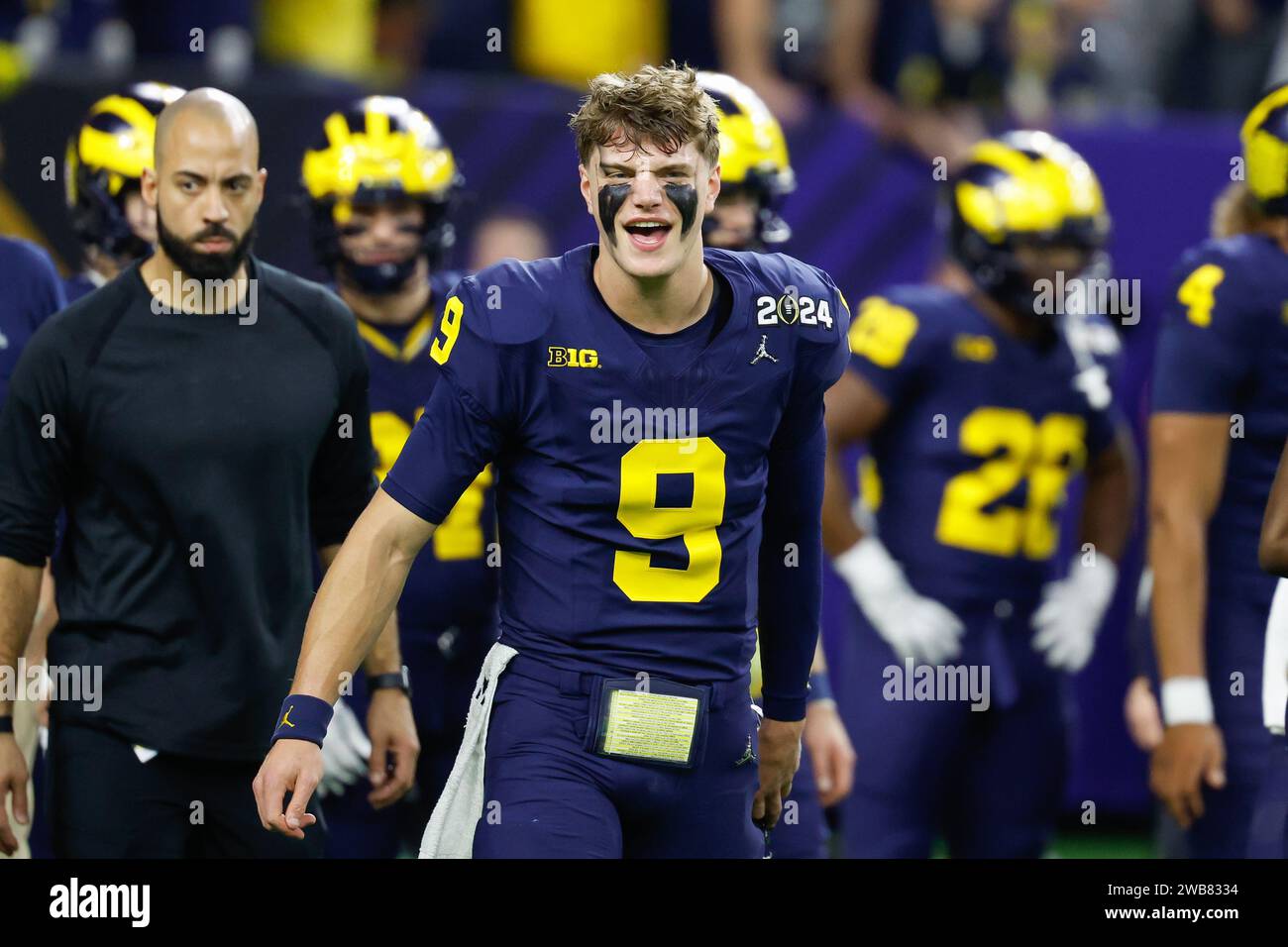 8 janvier 2024 : le quarterback des Michigan Wolverines J.J. McCarthy ...
