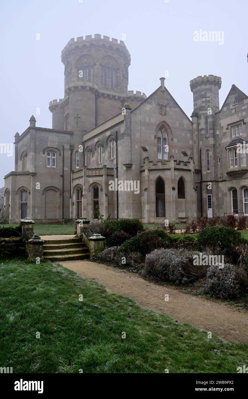 Studley castle Banque de photographies et d’images à haute résolution ...