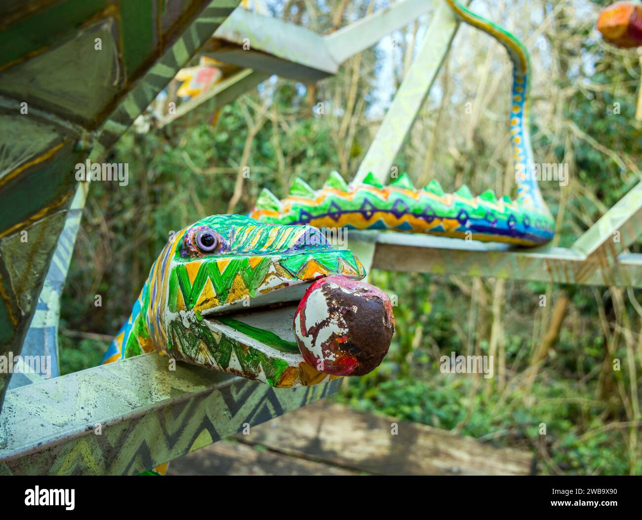 Sotchi. Russie - 2023 février 16 : un serpent avec une pomme dans la ...